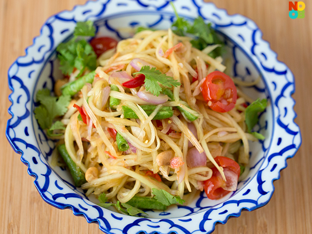 Thai Papaya Salad (Som Tam) Recipe - Noob Cook Recipes
